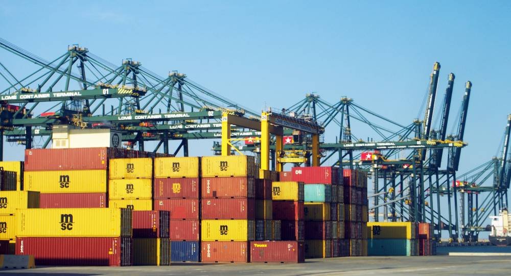 Port de Lomé : 40 jours minimum pour le transit des conteneurs destinés ...